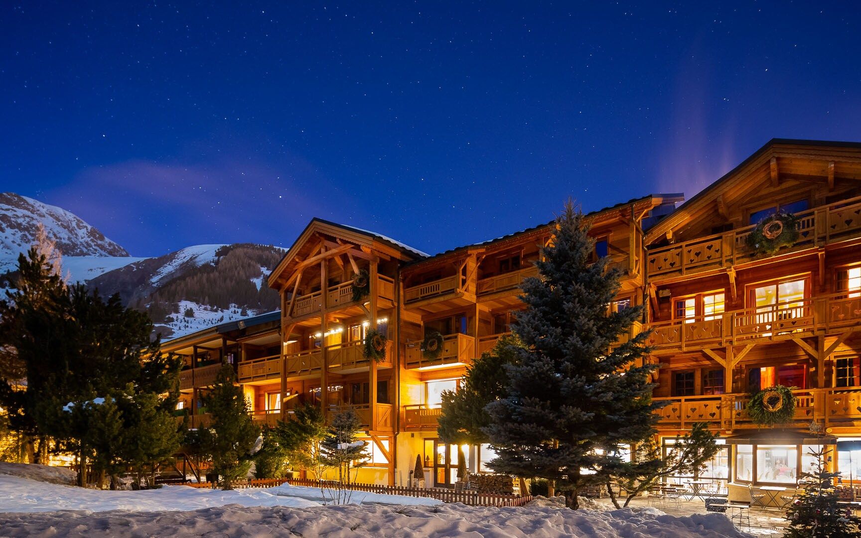 French Alps Skiing Luxurious Resorts a Short Transfer from Lyon and ...