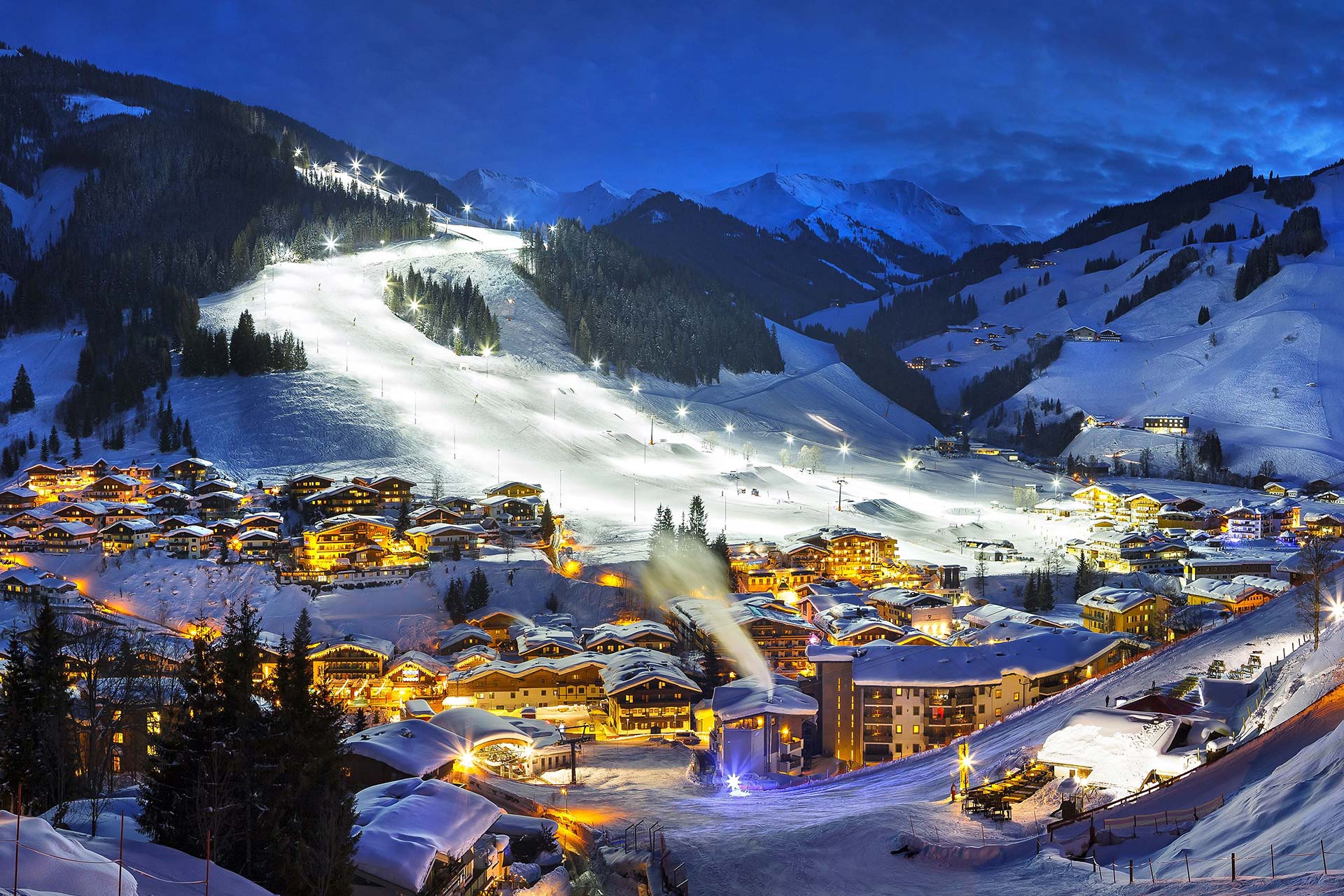 Saalbach-Hinterglemm Enjoy Lively Skiing and Explore Your Transfer Options